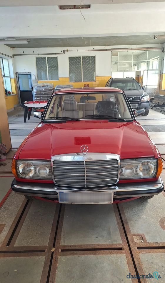 1976' Mercedes-Benz W123 for sale. Poland