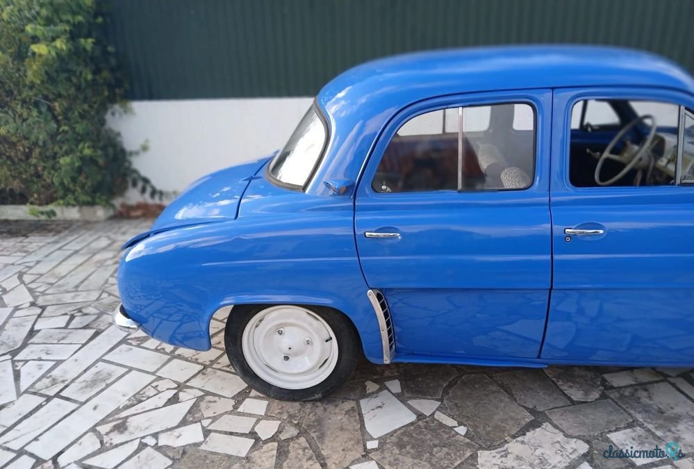 1960' Renault Dauphine for sale. Portugal