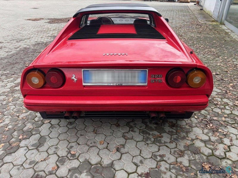 1986' Ferrari 328 para venda. Itália