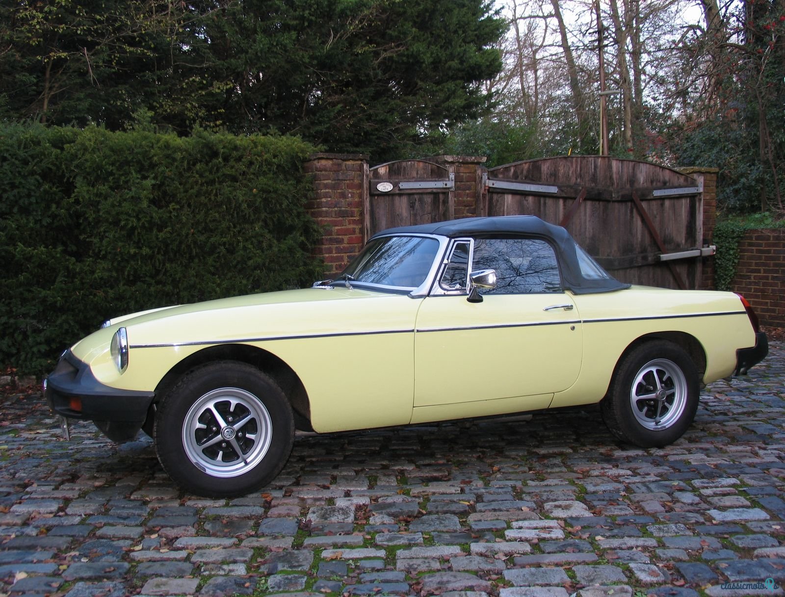 1976' MG B for sale. Surrey