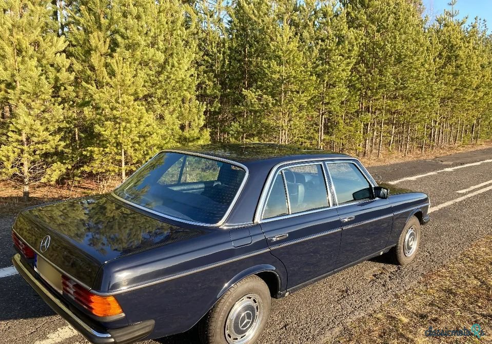 1979' Mercedes-Benz W123 for sale. Poland