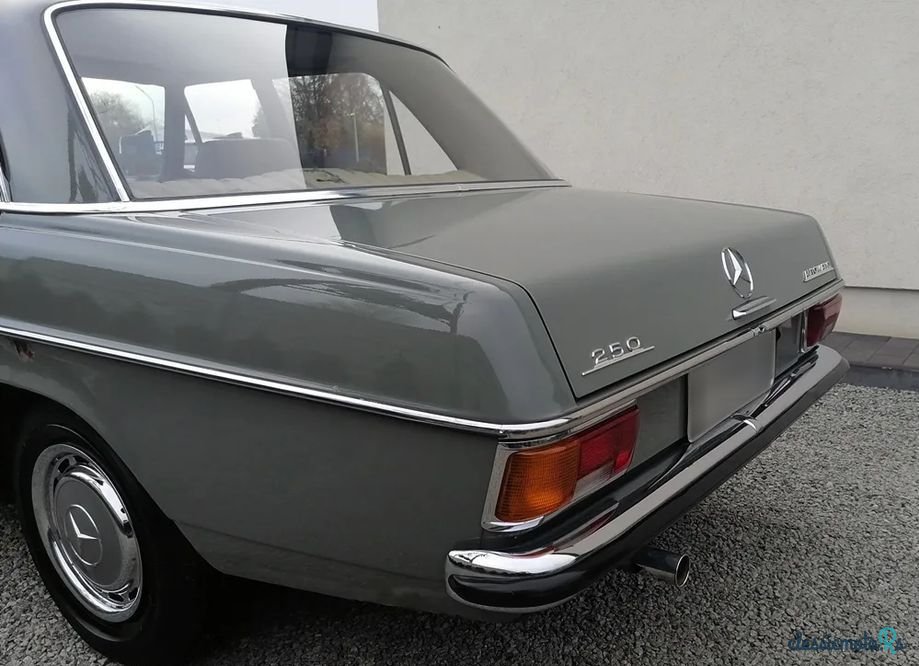 1967' Mercedes-Benz W114 for sale. Poland