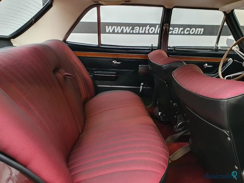 1968' Opel Commodore 2500 4 Door Sedan para venda. Portugal